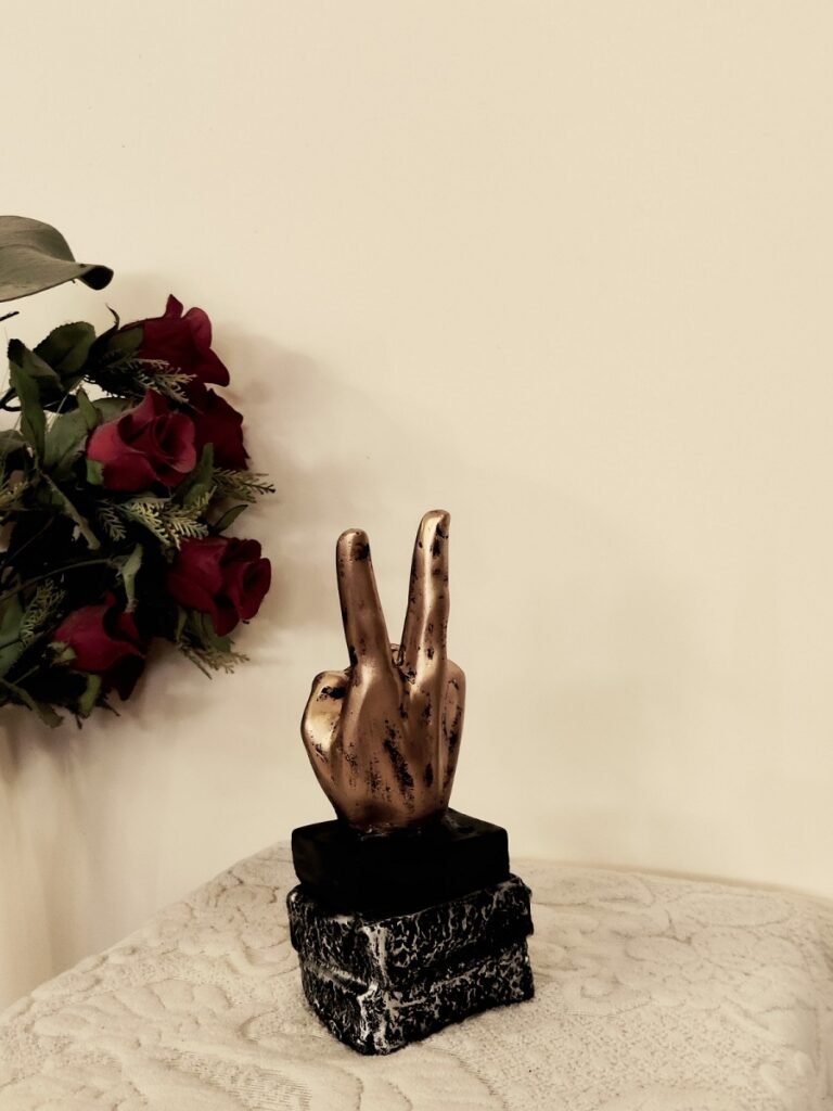 Buy Best Modern Art Peace Hand Sign Sculpture In India | Madewithluv